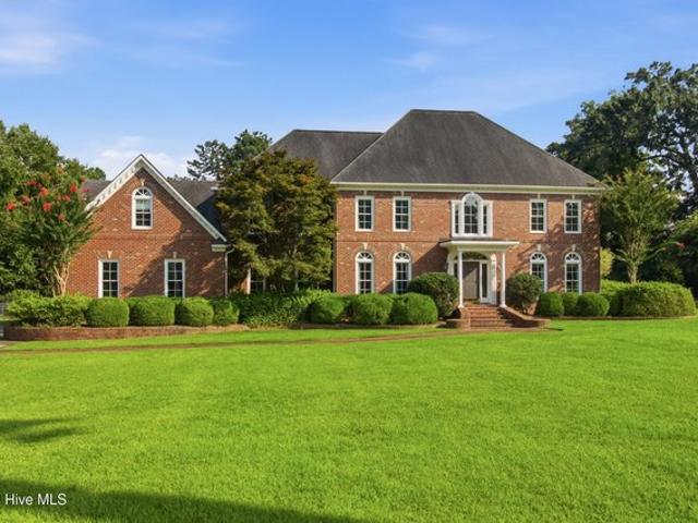 1107 Country Club Dr, Trent Woods, NC 28562