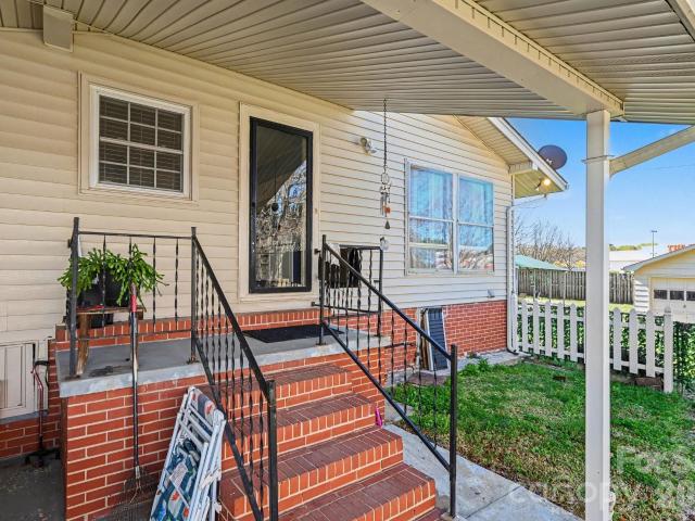 1107 Crestfield Drive