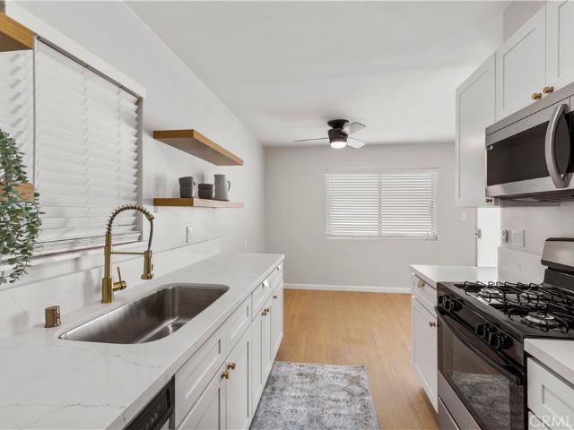 1107 E 3rd 8