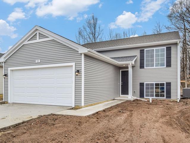 1107 E Henry Dr, Knox, IN 46534