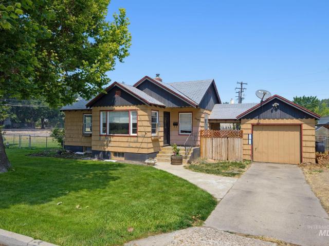 1107 E Logan Street