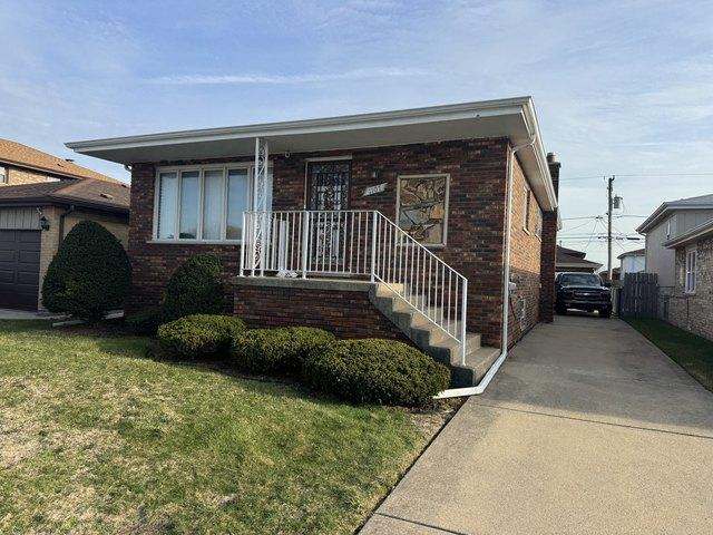 1107 Herbert Breclaw Dr, Calumet City, IL 60409