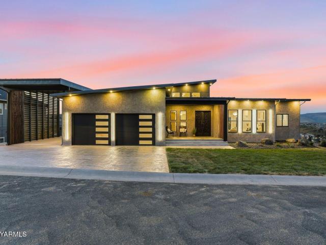1107 Heritage Hills Ln, Selah, WA 98942 | MLS #26 1129 | Compass