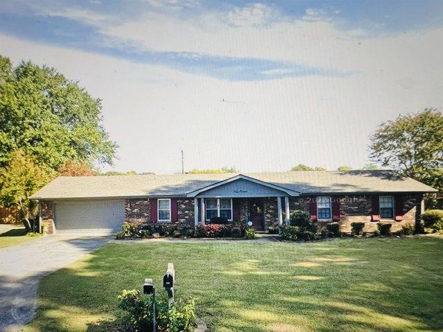 1107 Hillandale Dr, Tuscumbia, AL 35674