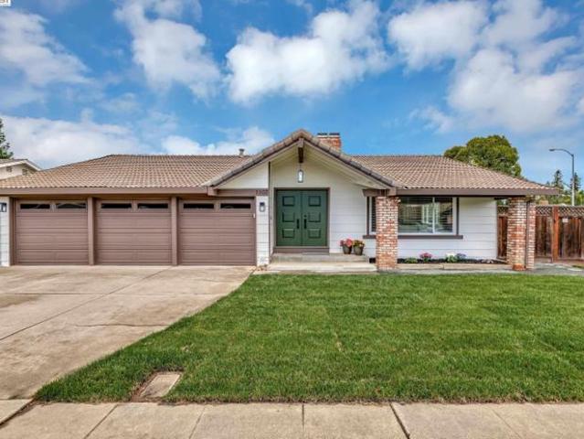 1107 Innsbruck St, Livermore, CA 94550