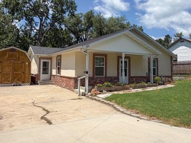 1107 Julia St, Mountain Grove, MO 65711