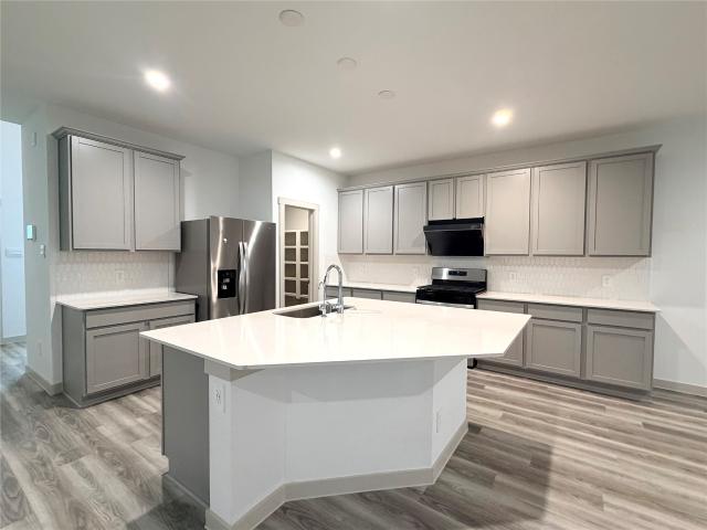 1107 Lakes Edge Lane