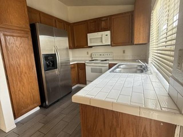 1107 Le Corbusier Ct, Stockton, CA 95206