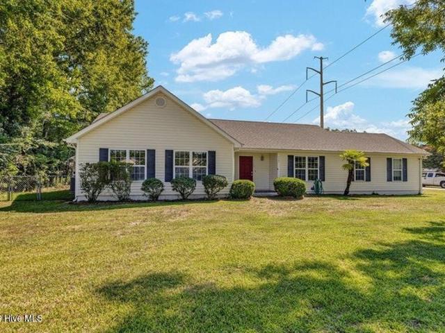 1107 Pine Grove Dr, Wilmington, NC 28409