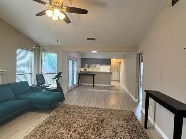1107 Rimcrest Drive