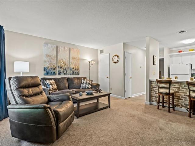 1107 Robin Hood Road #B