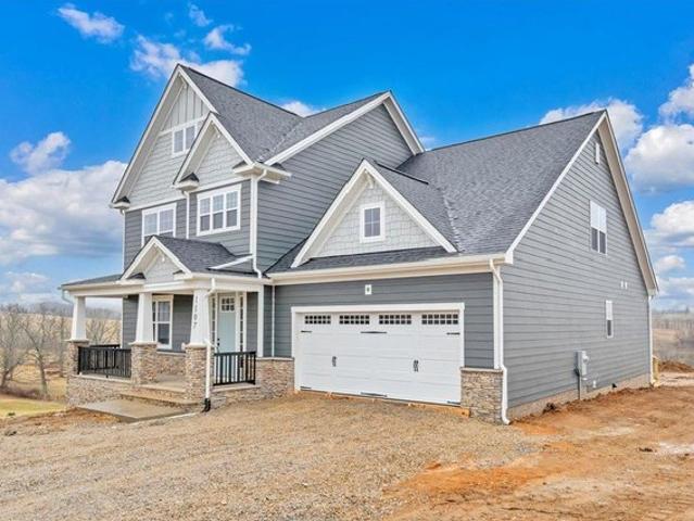 1107 Round Meadow Dr, Christiansburg, VA 24073