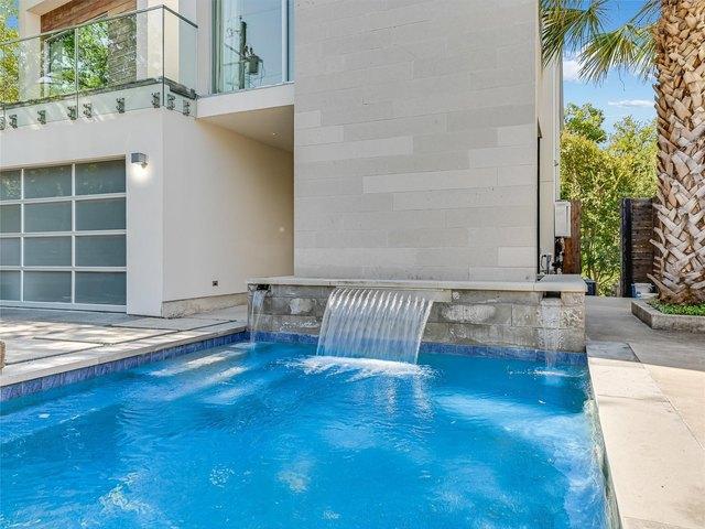 1107 W 31st St, Austin, TX 78705