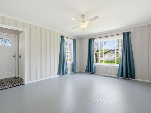 1107 W Bethel Avenue