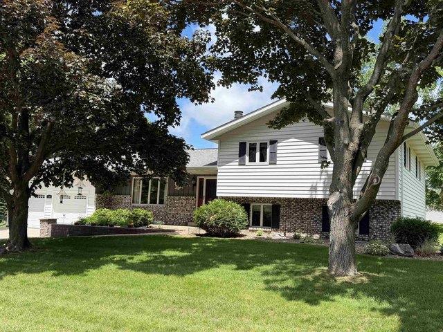 1107 W State Ave, Marshfield, WI 54449