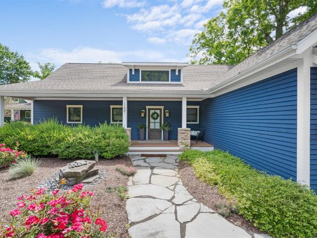 11087 Lake Shore Drive