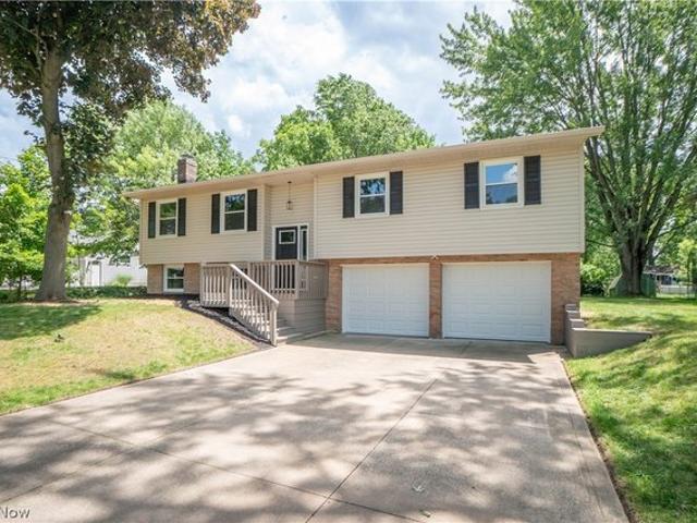 1108 Maple St, Tallmadge, OH 44278