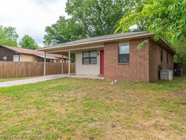 1108 N 28th Place