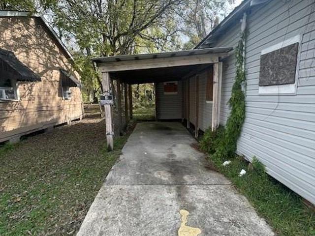 1108 N Acadian Thruway