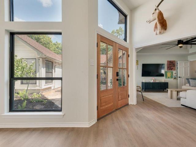 1108 N Lakeshore Drive