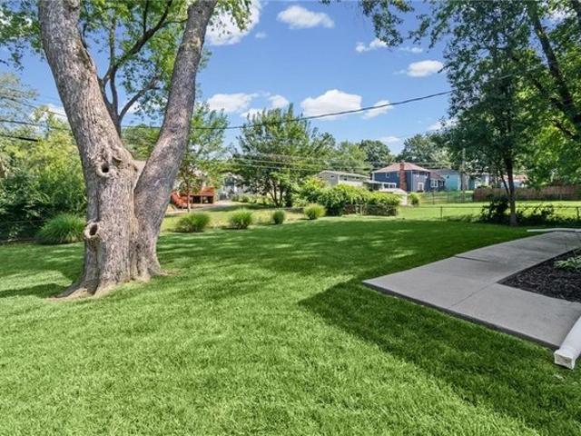 1108 NE 52nd Ter, Kansas City, MO 64118