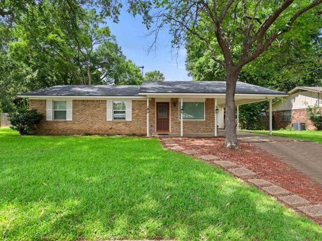 1108 Angie St, Whitehouse, TX 75791