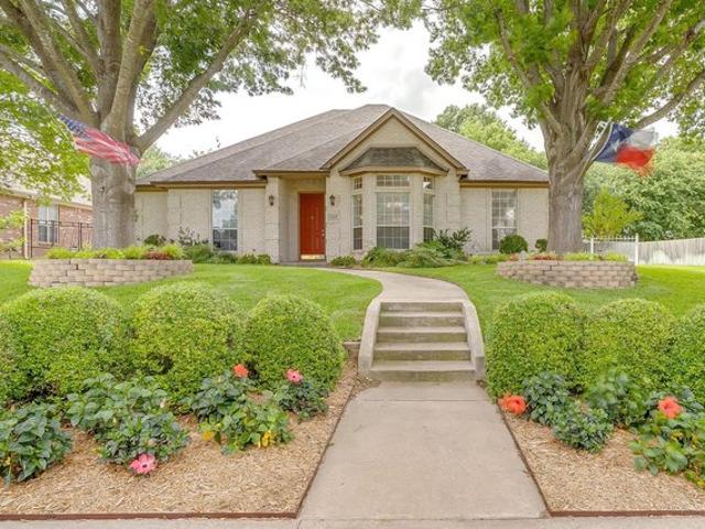 1108 Canton Rd, Cleburne, TX 76033
