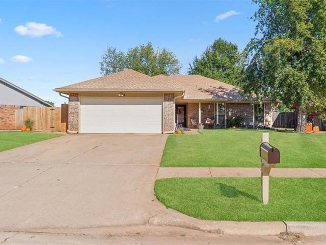 1108 Countrywood Ln, Edmond, OK 73012
