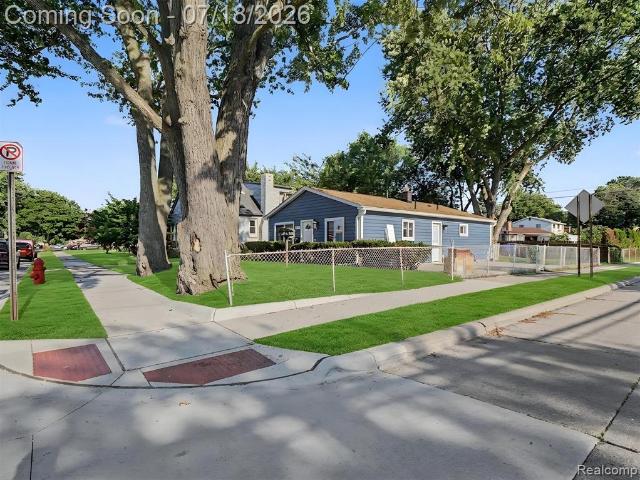 1108 E Goulson Avenue