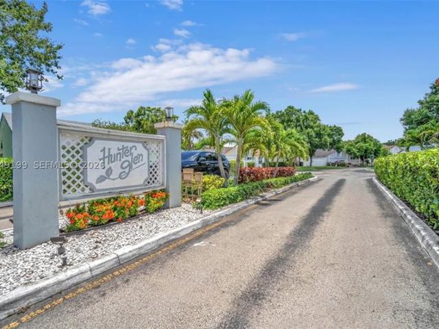 1108 E Jasmine Ln, North Lauderdale, FL 33068