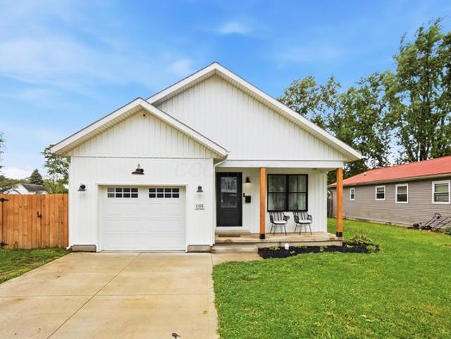 1108 E Paint St, Washington Court House, OH 43160