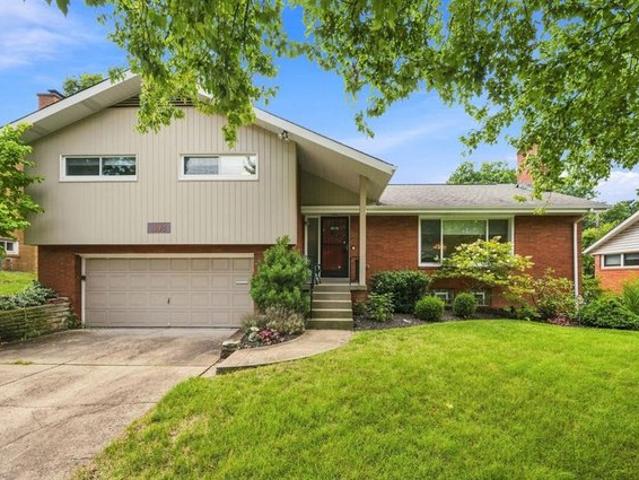 1108 Folkstone Dr, Pittsburgh, PA 15243