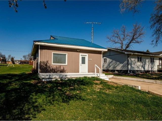 1108 Forest St, Lisbon, ND 58054