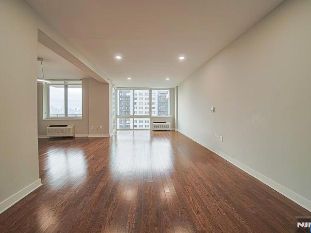 1108 Hudson Park