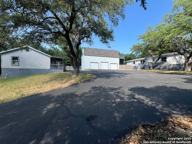 1108 Hillside Oaks