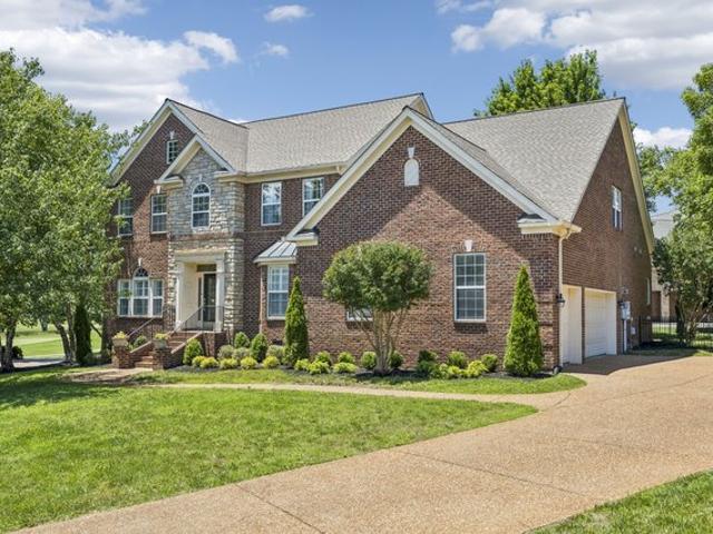 1108 Rossifer Ct, Gallatin, TN 37066