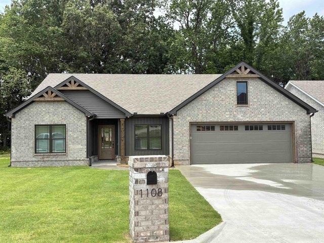 1108 Summit Ridge Dr, Paragould, AR 72450