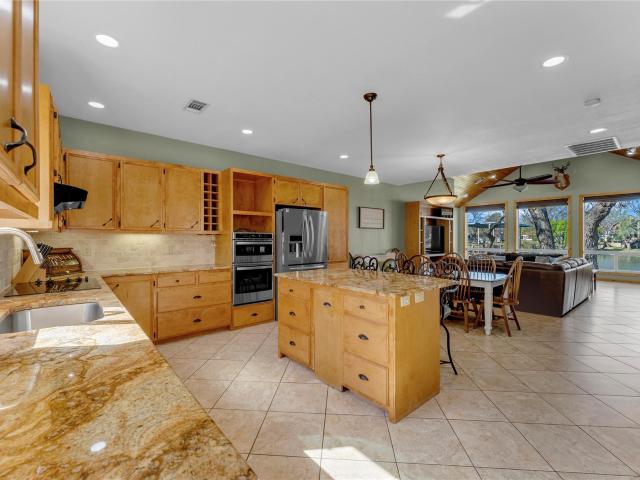 1108 S Lakeside Dr