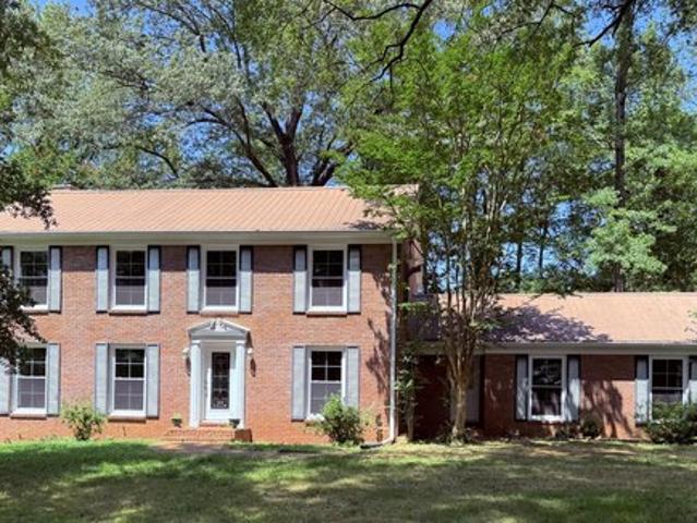 1108 S Pearl St, Iuka, MS 38852