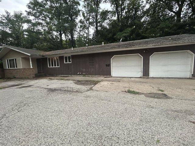 1108 W 8th St, Muscatine, IA 52761