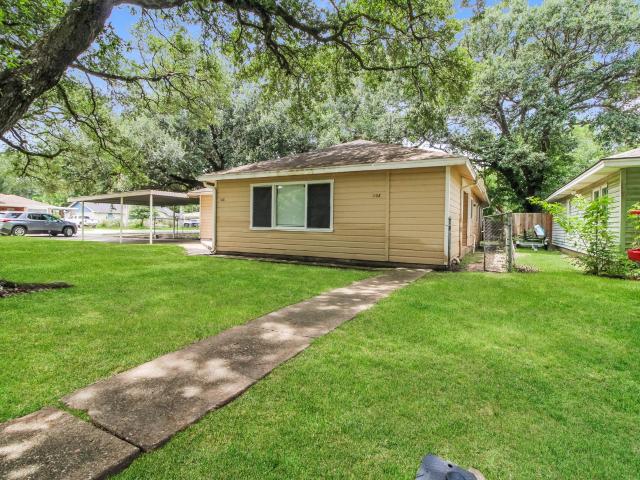 1108 W Camp Circle