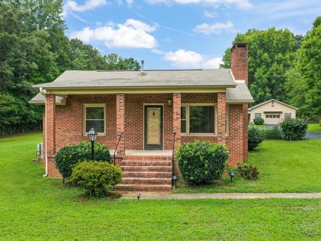 1108 W King St, Hillsborough, NC 27278