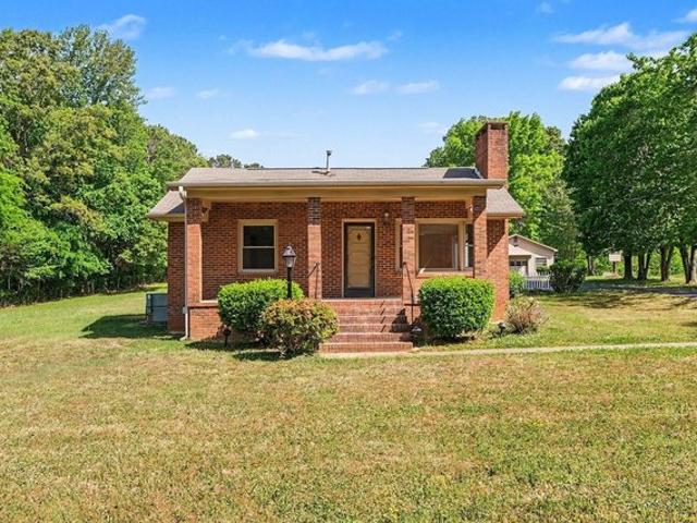 1108 W King St, Hillsborough, NC 27278