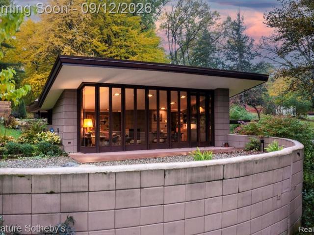 11090 Hawthorne Drive