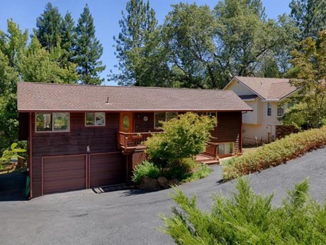 11090 Lakeshore N, Auburn, CA 95602
