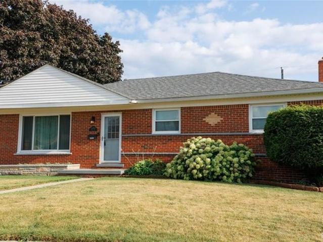 11096 Busch Ave, Warren, MI 48089