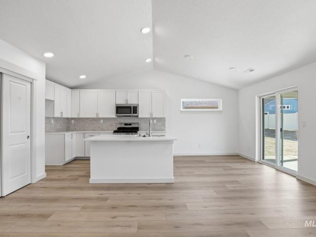 11099 Claremont St 11/12