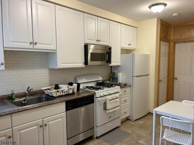 1109 Main Ave # 2