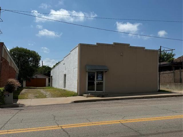 1109 Manvel Avenue