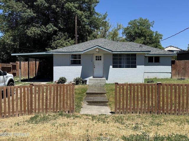 1109 Maple Way, Zillah, WA 98953